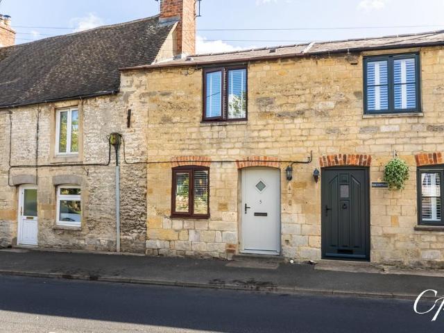 2 bedroom terraced house for sale