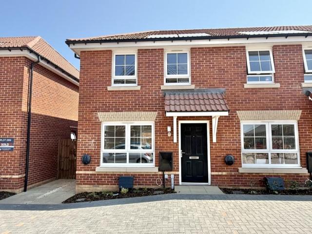 2 bedroom terraced house for sale