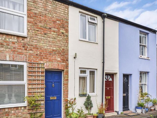2 bedroom terraced house for sale