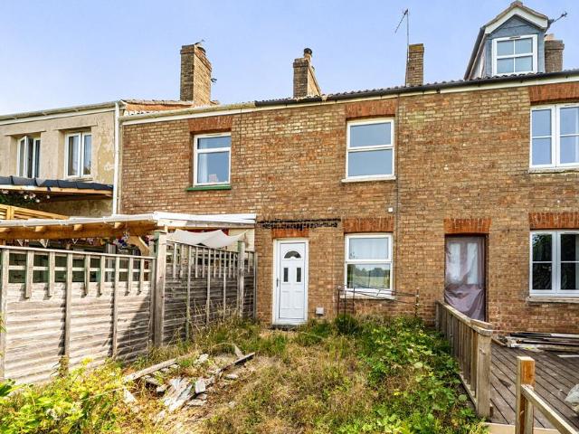 2 bedroom terraced house for sale