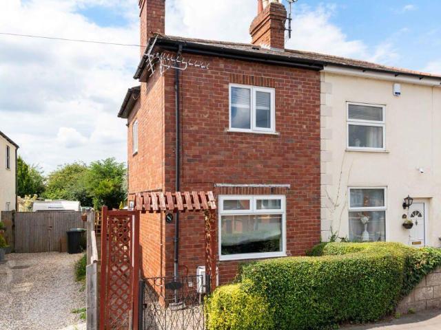 2 bedroom terraced house for sale