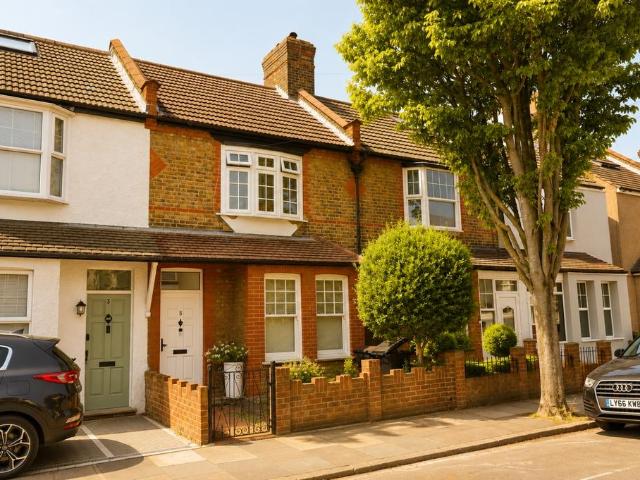 2 bedroom terraced house for sale