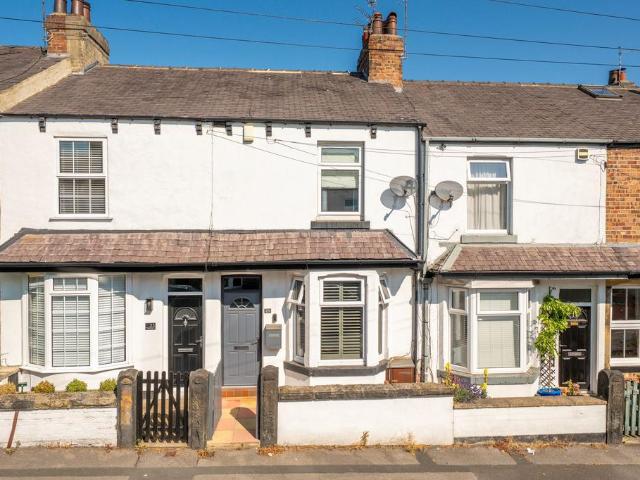 2 bedroom terraced house for sale