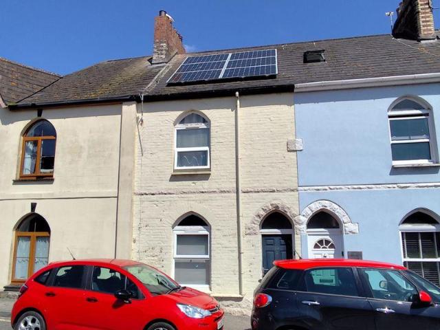 2 bedroom terraced house for sale
