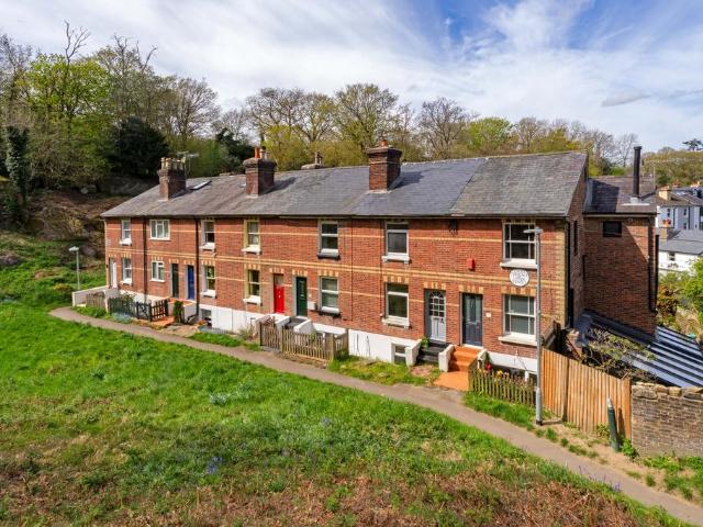 2 bedroom terraced house for sale