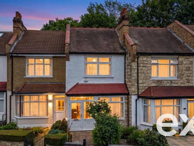 2 bedroom terraced house for sale