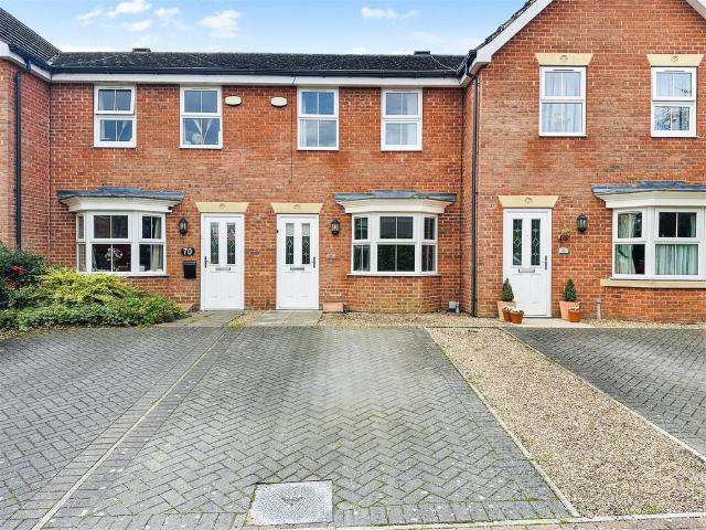 2 bedroom terraced house for sale