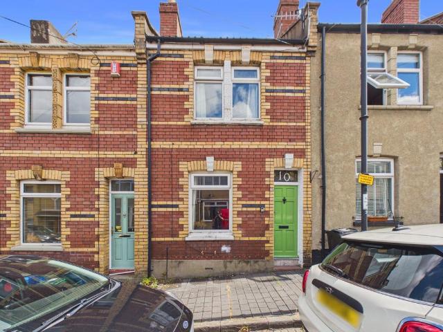 2 bedroom terraced house for sale