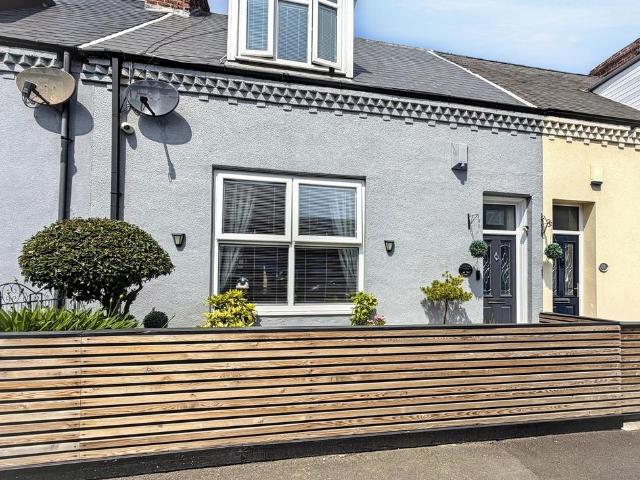 2 bedroom terraced house for sale