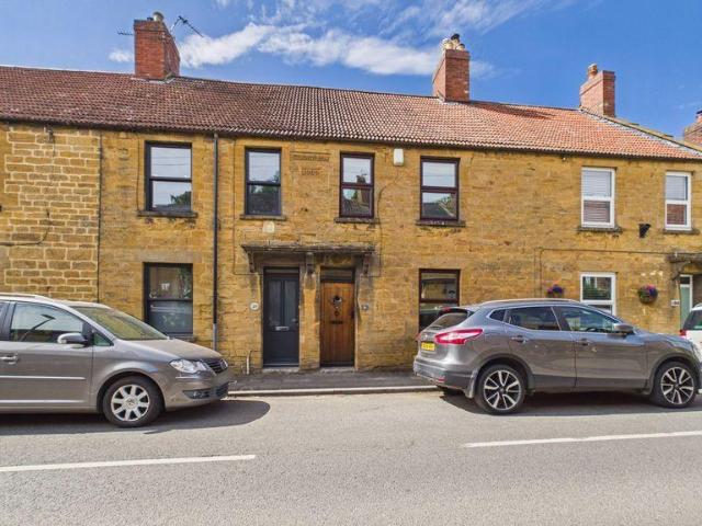 2 bedroom terraced house for sale