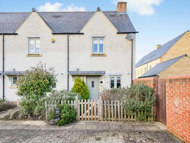 2 bedroom end of terrace house for sale