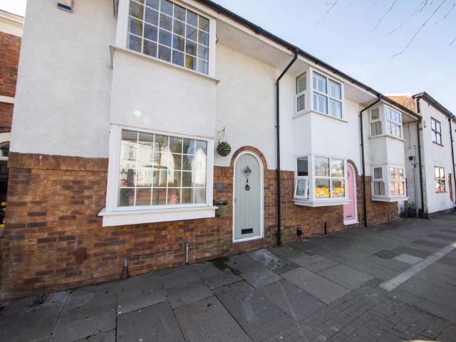 2 bedroom terraced house for sale