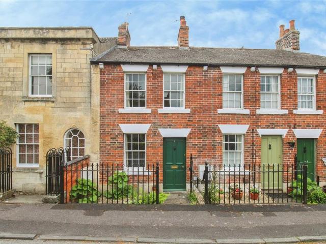 2 bedroom terraced house for sale