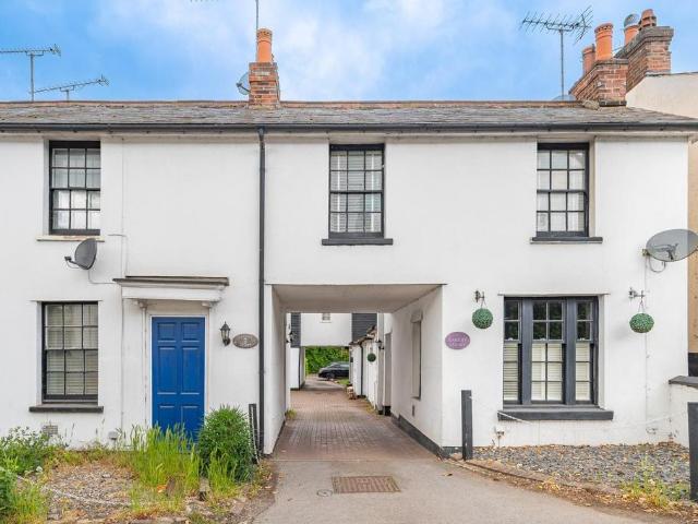 2 bedroom terraced house for sale