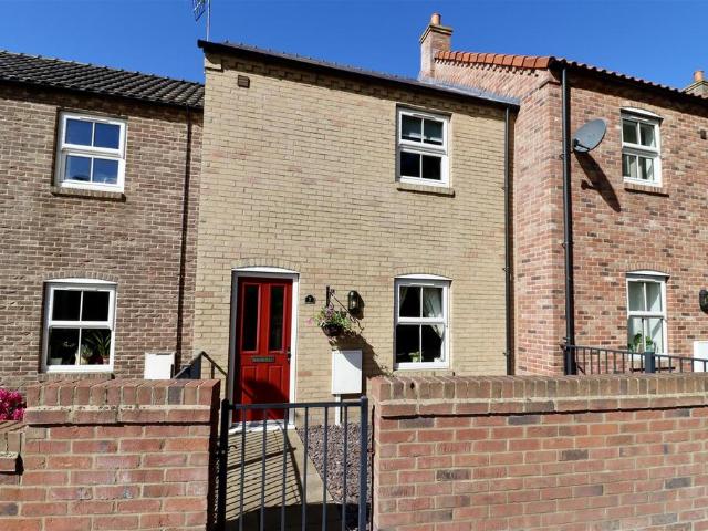 2 bedroom terraced house for sale