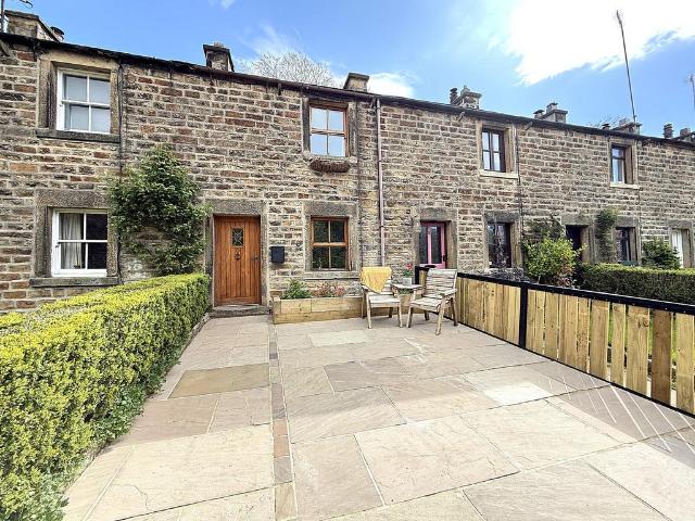 2 bedroom terraced house for sale