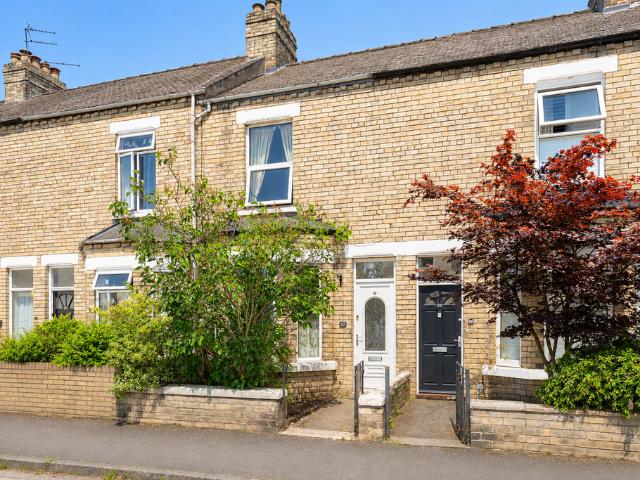 2 bedroom terraced house for sale