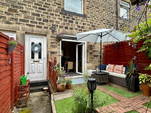 2 bedroom terraced house for sale