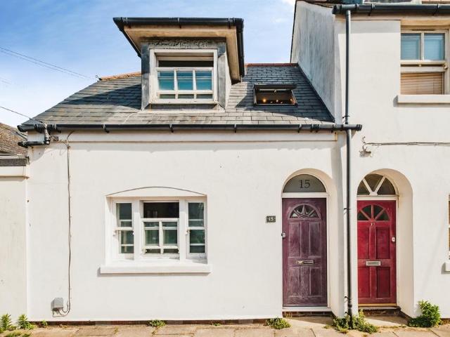 2 bedroom terraced house for sale