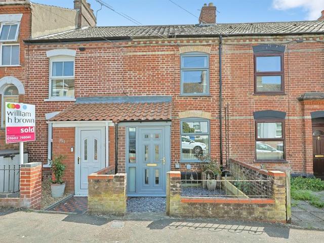 2 bedroom terraced house for sale