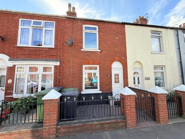 2 bedroom terraced house for sale