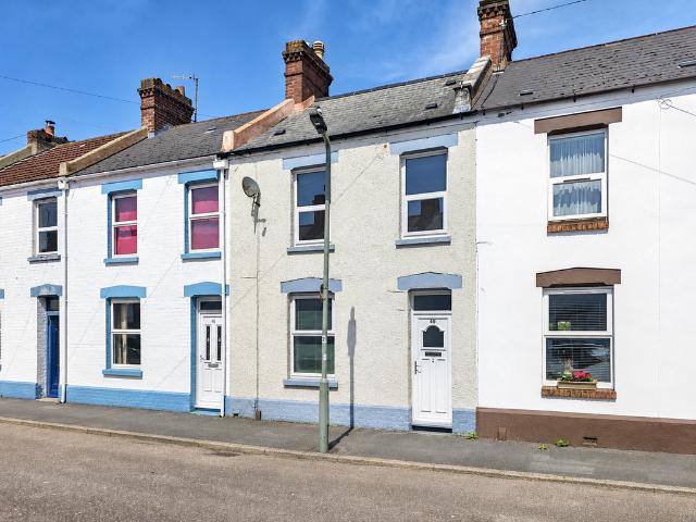 2 bedroom terraced house for sale
