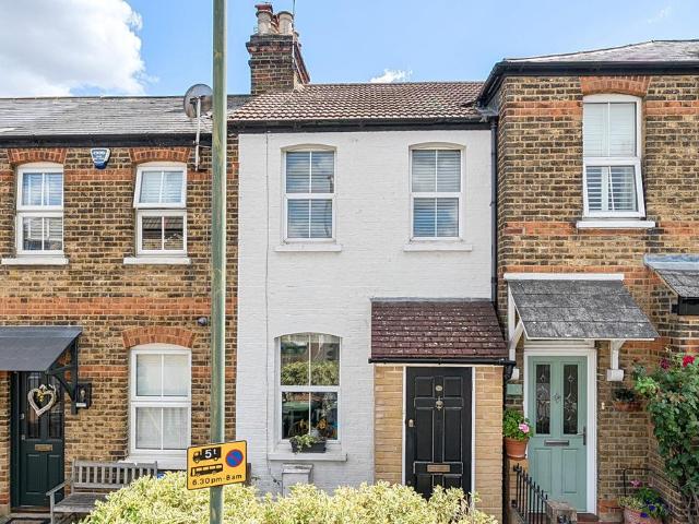 2 bedroom terraced house for sale