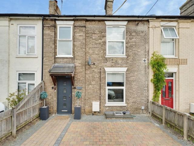 2 bedroom terraced house for sale