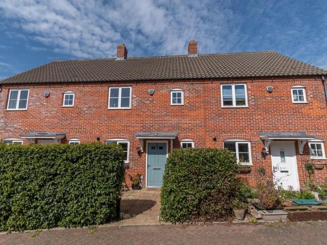 2 bedroom terraced house for sale