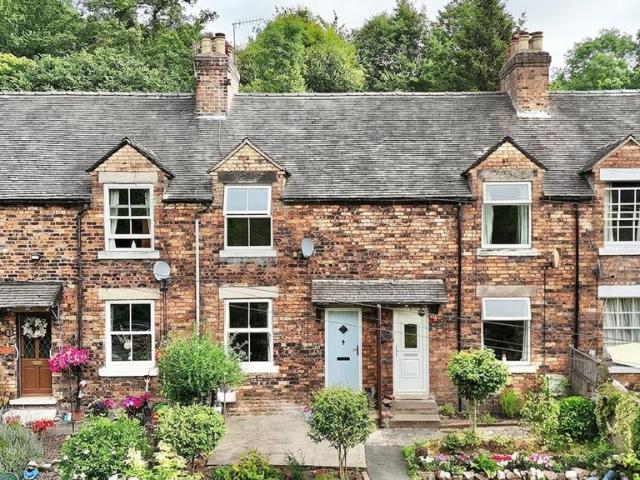 2 bedroom terraced house for sale