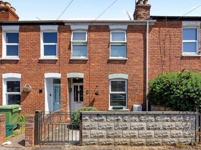 2 bedroom terraced house for sale