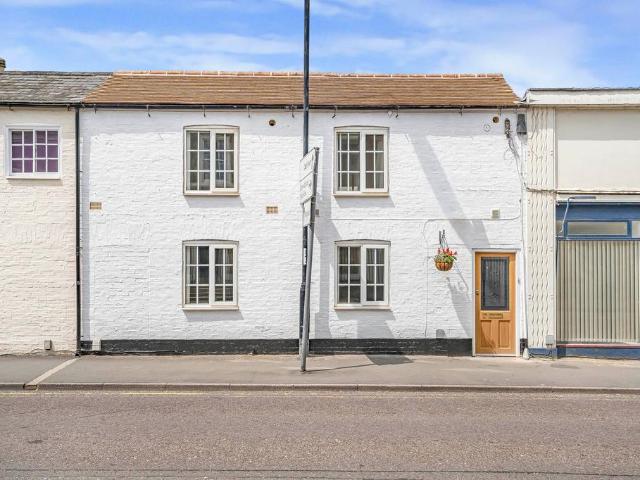 2 bedroom terraced house for sale