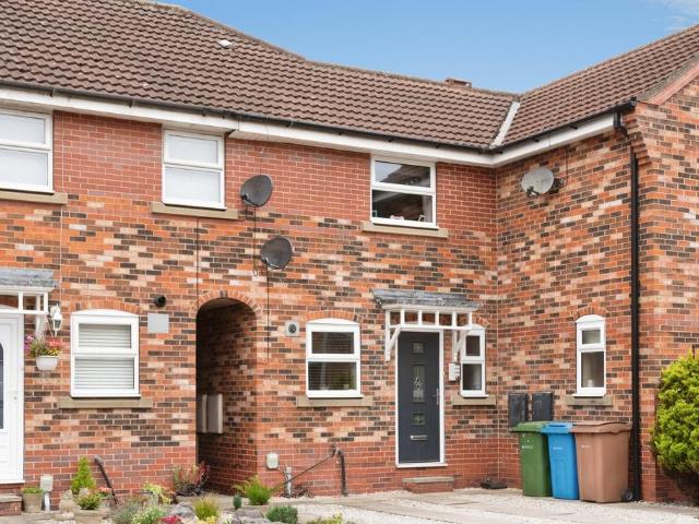 2 bedroom terraced house for sale