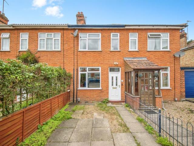 2 bedroom terraced house for sale