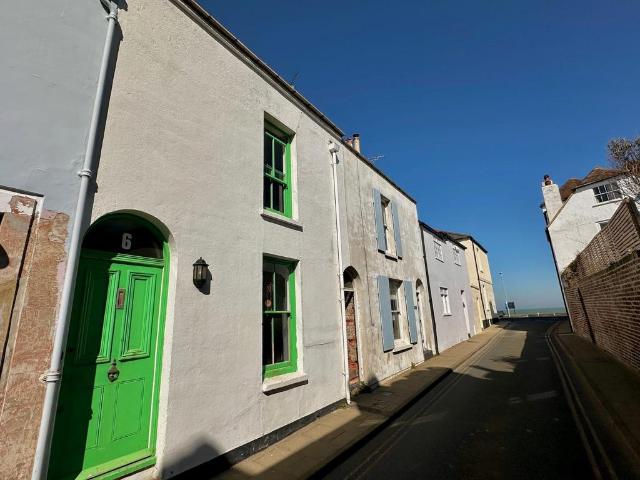 2 bedroom terraced house for sale