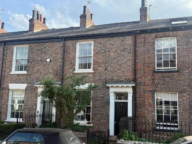 2 bedroom terraced house for sale