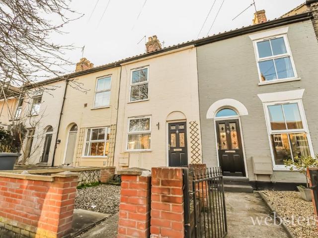 2 bedroom terraced house for sale