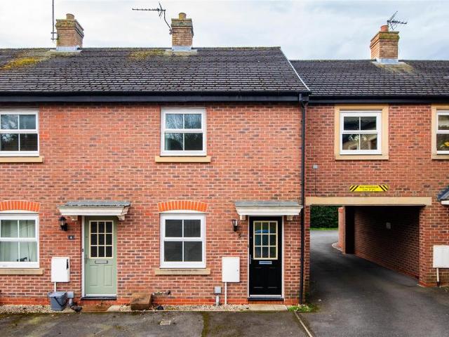 2 bedroom terraced house for sale