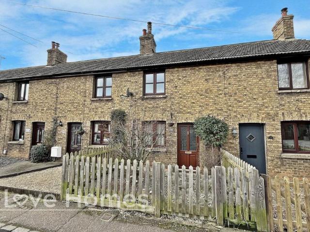 2 bedroom terraced house for sale