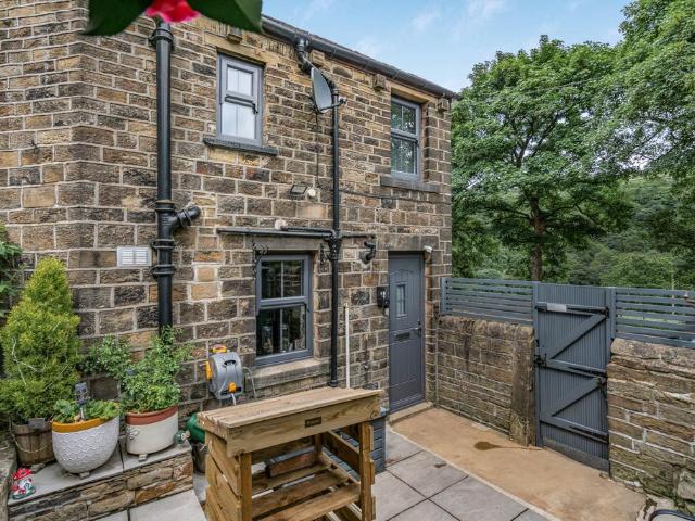 2 bedroom terraced house for sale