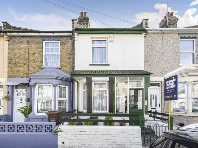 2 bedroom terraced house for sale