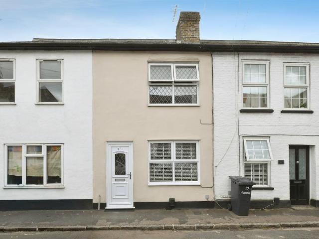 2 bedroom terraced house for sale