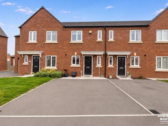 2 bedroom terraced house for sale