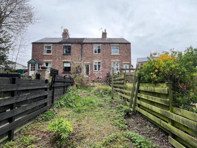 2 bedroom terraced house for sale