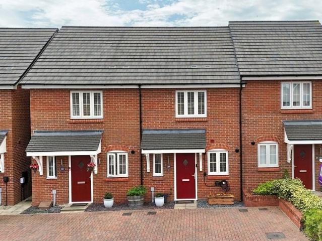 2 bedroom terraced house for sale