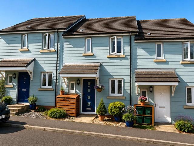 2 bedroom terraced house for sale
