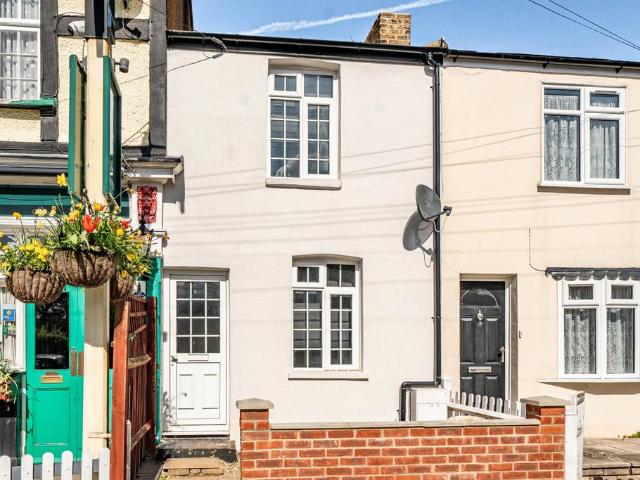 2 bedroom terraced house for sale