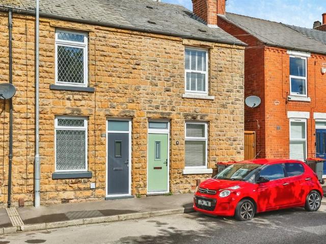2 bedroom terraced house for sale