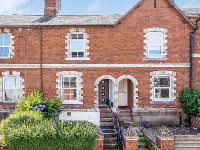 2 bedroom terraced house for sale