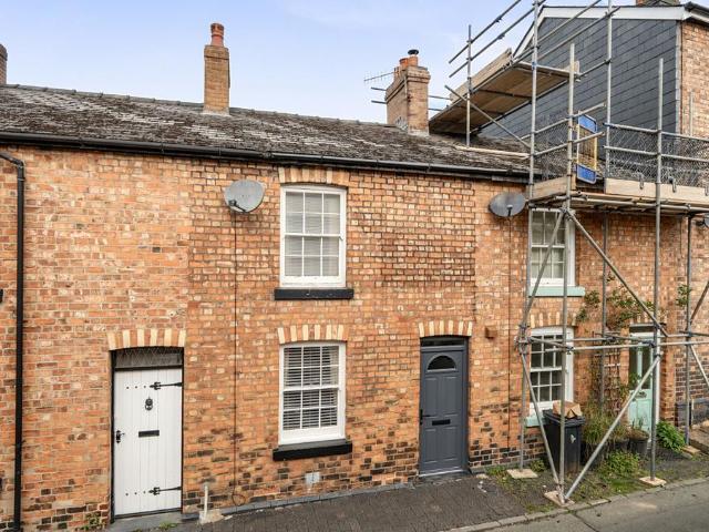 2 bedroom terraced house for sale